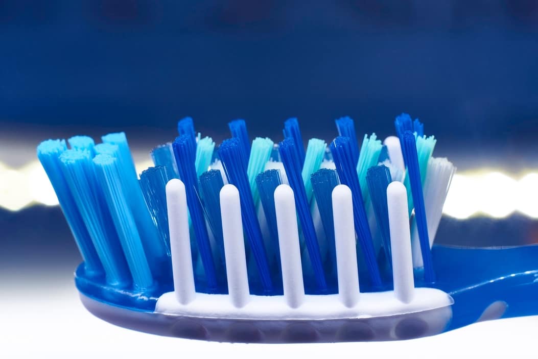 El cepillo dental, un invento sencillo, pero con un gran aporte