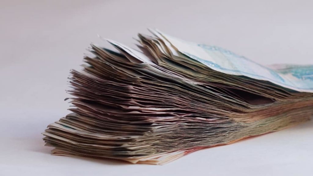 El papel moneda, la representación del dinero que cambió la economía ...